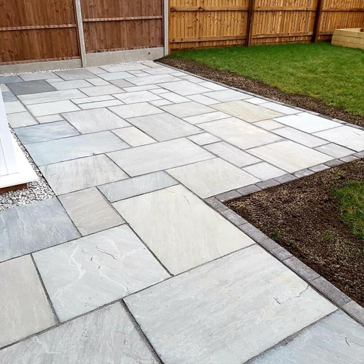 Kandla Grey Indian Sandstone Paving Slabs – Riven – Mixed Patio Kit ...